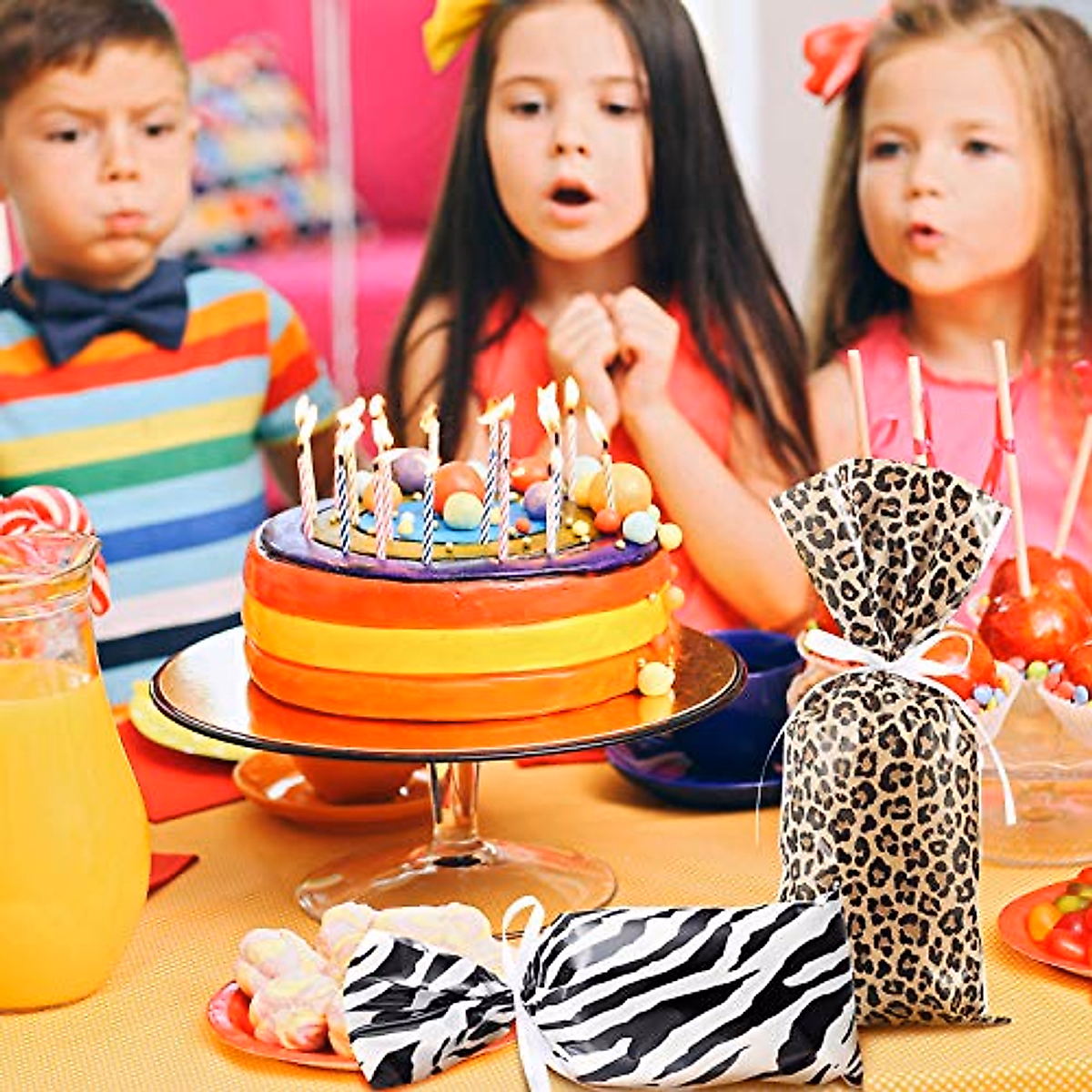 100 Pieces Leopard and Zebra Print Cellophane Bags Animal Print Party Supplies Bags Sealable Treat Bags with a Roll of White Ribbon for Chocolate Candy Snacks Cookies Zoo or Jungle Party