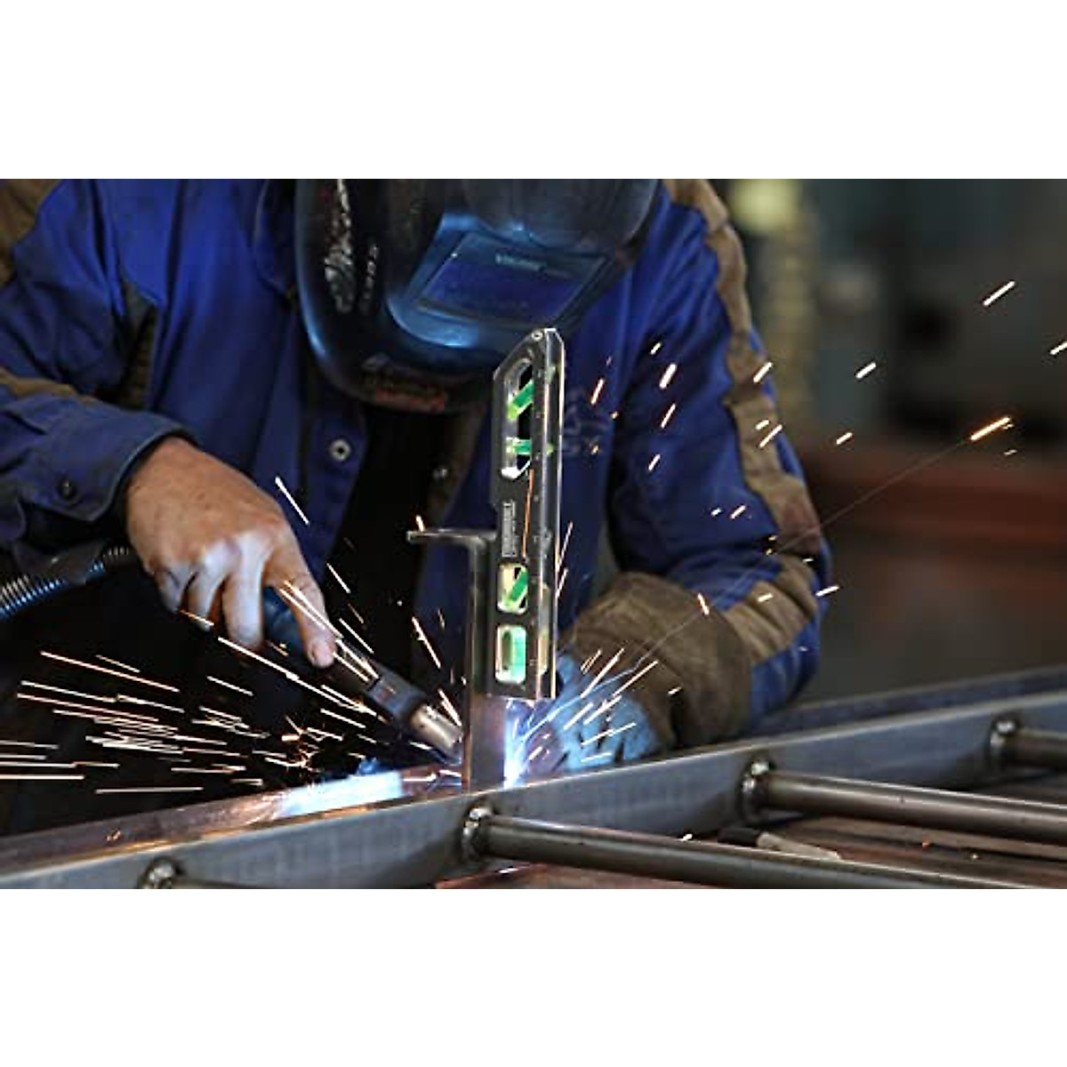 ToughBuilt 9-in Magnetic Billet Torpedo Level - (TB-H2-L-9T-M)