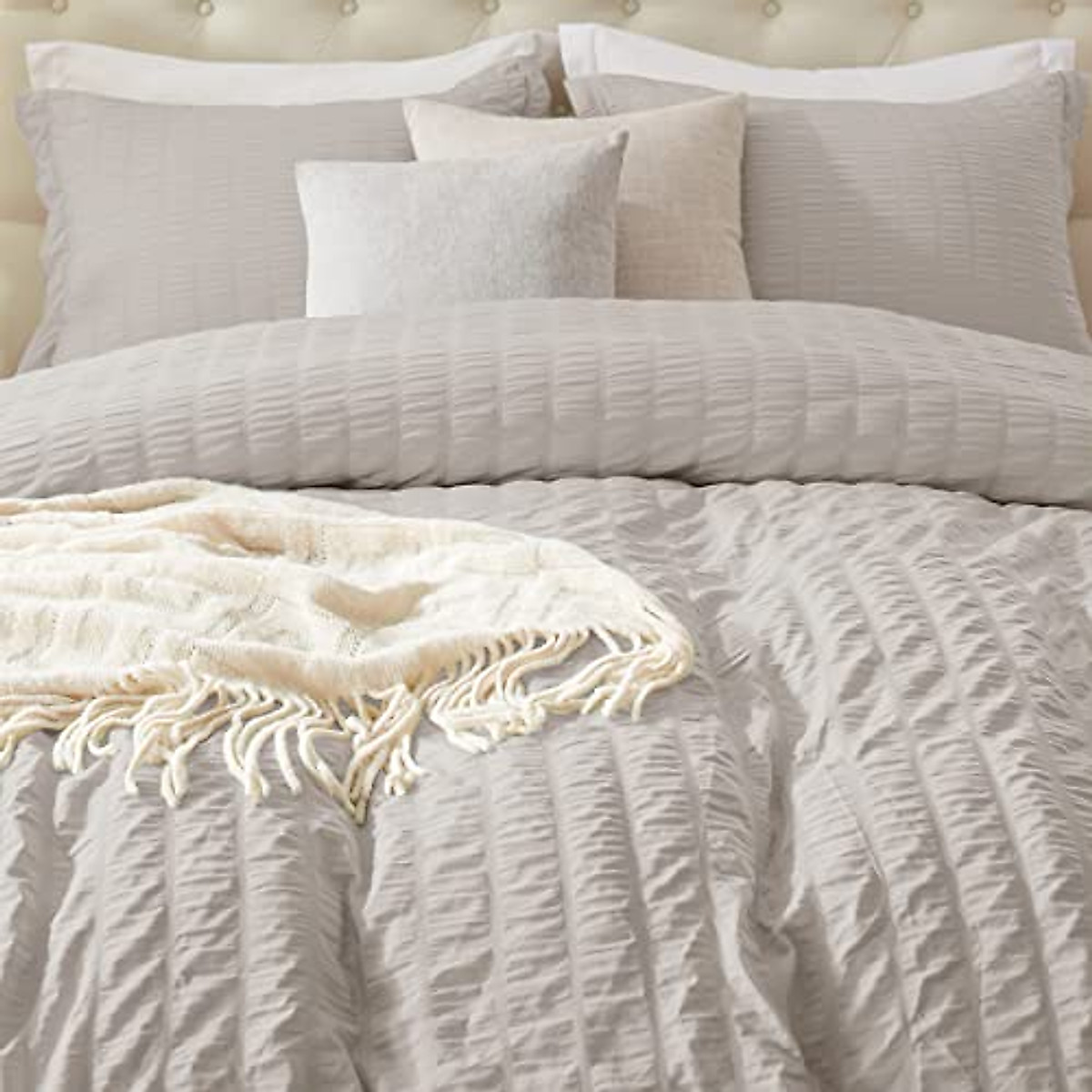 Cozyide Light Grey Duvet Cover Queen, 3 Pieces Bedding Duvet Covers, Soft Breathable Seersucker Duvet Cover Set with Zipper Closure and Corner Ties (1 Duvet Cover 90"x90" + 2 Pillow Shams 20"x26")