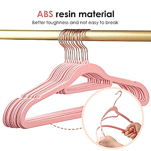 DUDUCOFU Velvet Hangers Non Slip Felt Hangers, 30 Pack Pink Velvet Hangers Clothes Hangers Space Saving Slim Hangers with 360 Degree Swivel Hook for Suits Coats, Jackets, Pants, and Dress Clothes