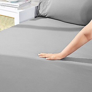 YIYEA Fitted Sheet Only, Premium Double Brushed Microfiber Deep Pocket Fitted Sheet Full Size, Ultra Soft Fitted Bottom Sheet, Shrinkage, Fade Resistant, Full, Light Gray