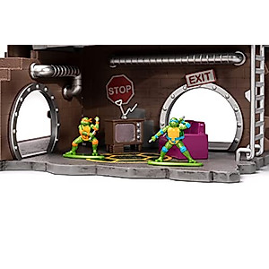 Teenage Mutant Ninja Turtles Turtle Lair Nano Scene w/ 1.65" Die-Cast Collectible Figures, Toys for Kids and Adults