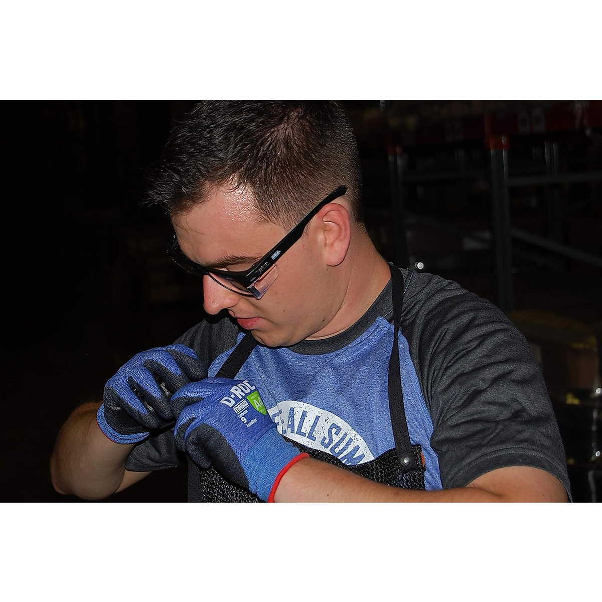 MAGID ANSI Z87+ Performance Anti-Fog Safety Glasses with Side Shields, Scratch-Resistant, Comfortable & Stylish, Cloth Case Included, Clear Lens, Y50 Iconic Design, Y50BKAFC (1 Pair)