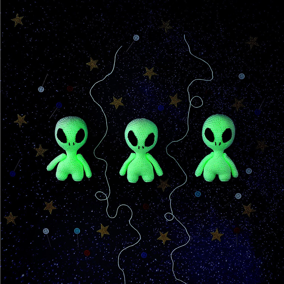 CIRCULO Glow in Dark Fingering Yarn, 100% Polyester, 114.8 yds /105 m, 1.76 oz / 50 g, Ball (Pack of 1), Green