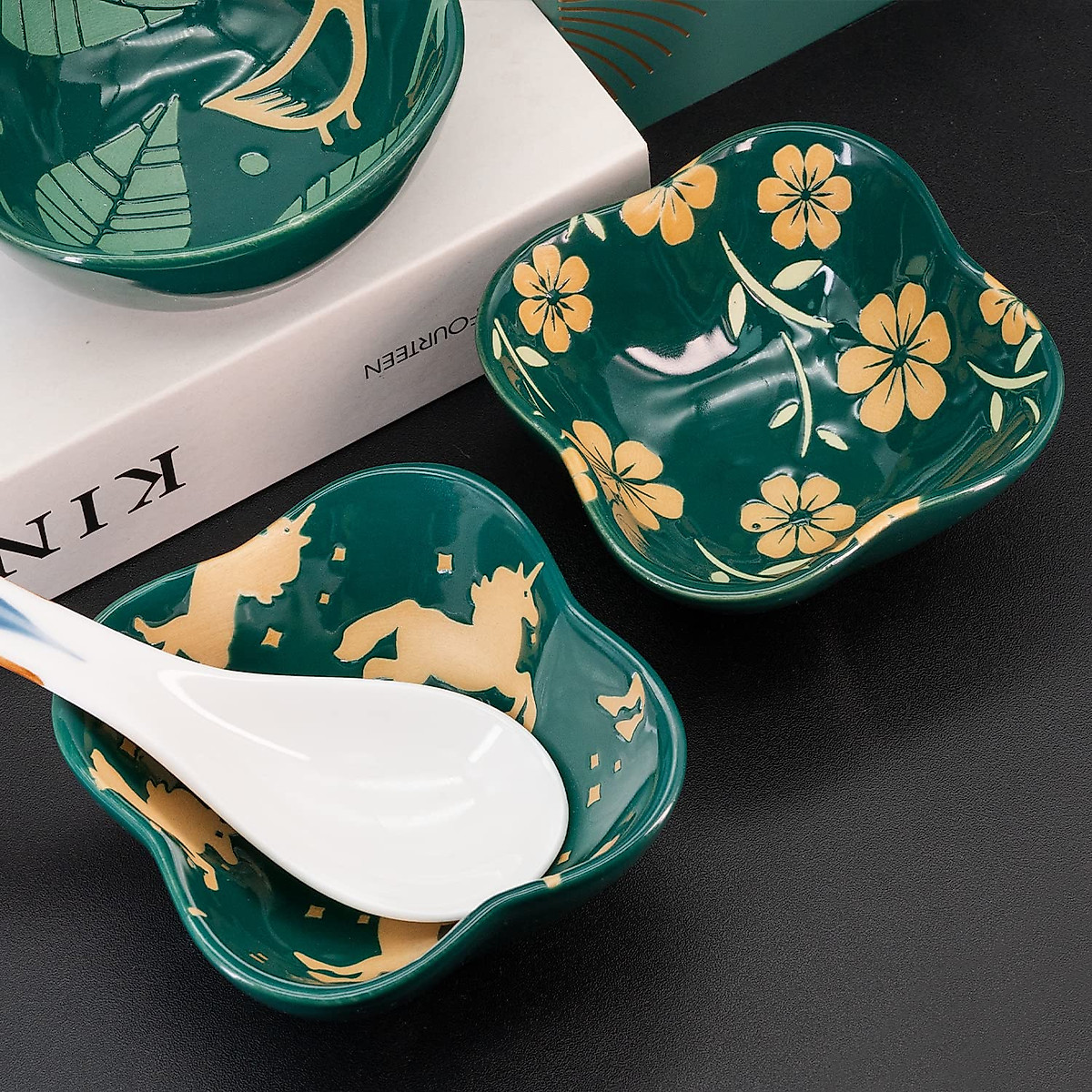 Louyebh Ceramic Stable Spoon Rest for Stove Top Heat Resistant Porcelain Spoon Utensil Holder for Kitchen Counter Dishwasher Safe Multifunctional Glaze Ceramic Bowl Kitchen Dining Table Decor (green)