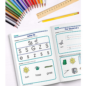 Spectrum Kindergarten Phonics Workbook, Ages 5 to 6, Kindergarten Phonics Workbooks, Letter Recognition, Alphabet Order, Vowel and Consonant Sound Practice - 144 Pages