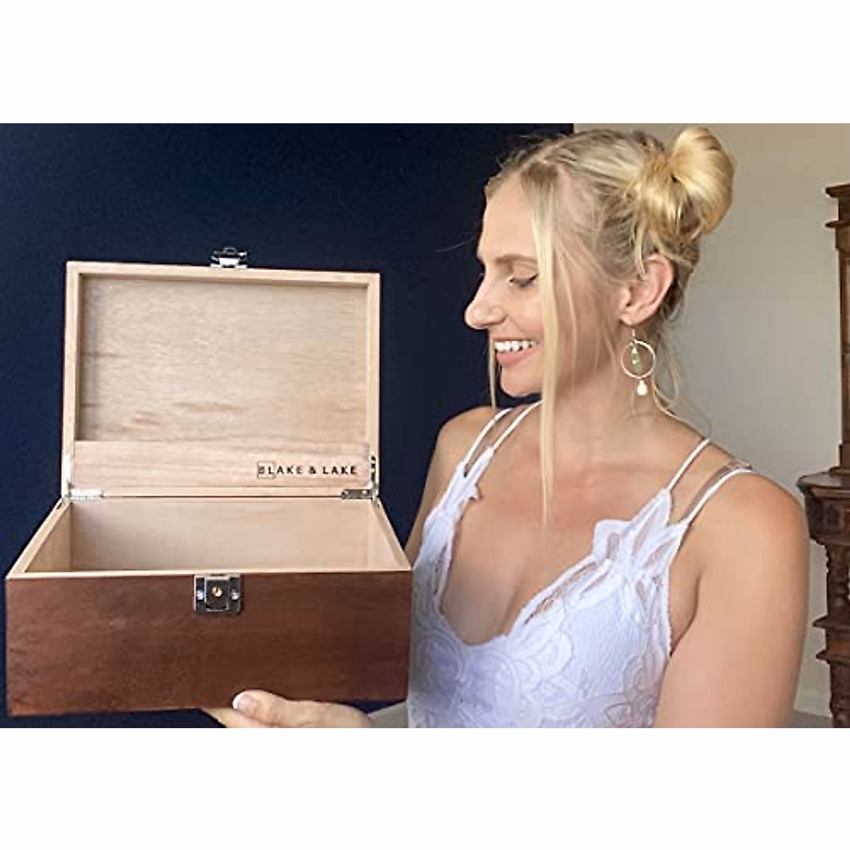 Blake & Lake Locking Wood Storage Box - Decorative box for Home or Office - Wooden Box with Hinged Lid Keepsake Box with Lock Oak Box for Home (Dark Oak)