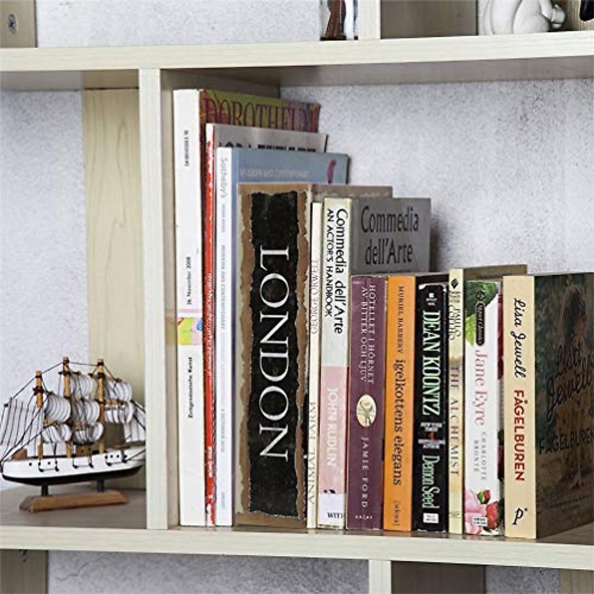 Jssmst Diversion Book Safe with Key Lock, Secrect Hidden Safe Lock Box Large Money Box High Capacity, 9.5 x 6.2 x 2.2 inches, SM-BS019LN London Bridge