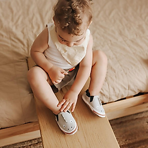 Robeez Dino Dan Flat (Infant), Pale Grey, 6-12 Months M US Infant