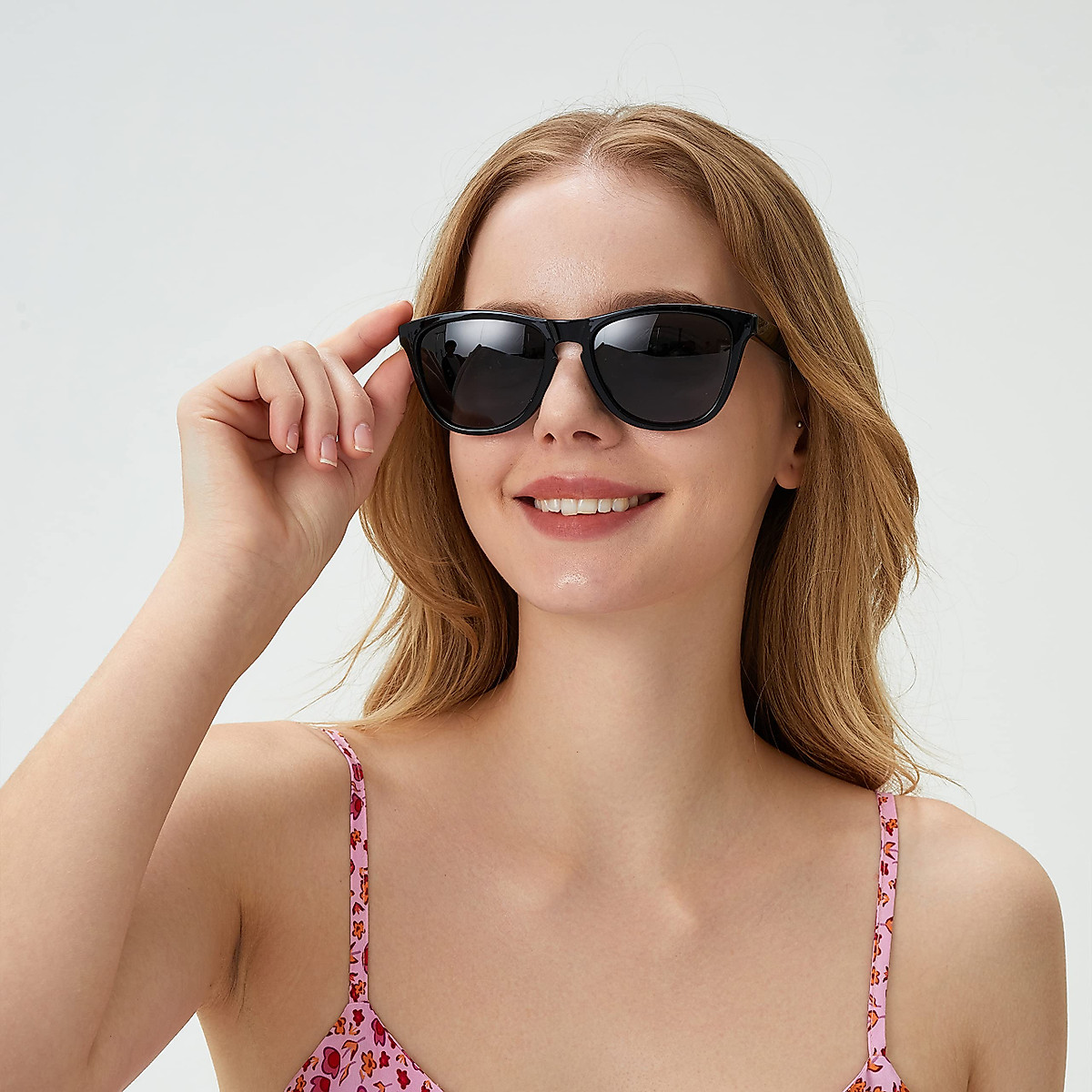 Yaserra Polarized Sunglasses for Men Women, Color Mirror Lens Trendy Designer Style Shades UV Blocking