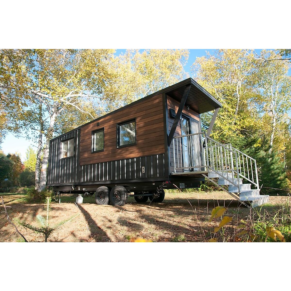 Nomadnest Modern Mobile Tiny Home - Luxurious and Compact Living Solution for Adventurers