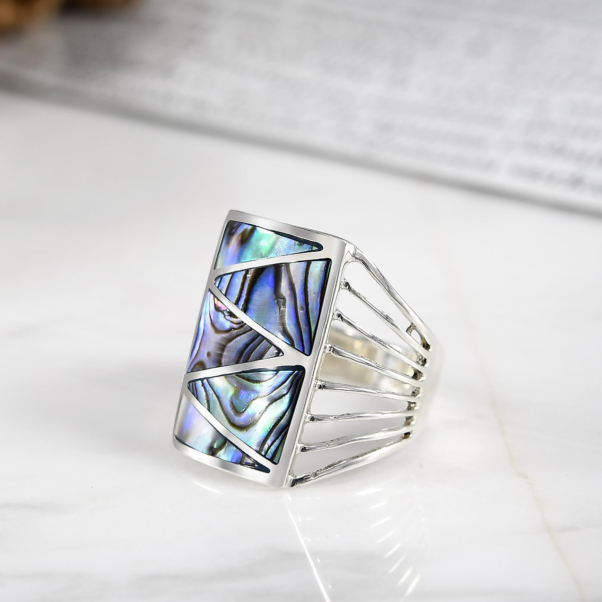 AeraVida Stripe Line Zig-Zag Abalone Shell .925 Sterling Silver Ring | Elegant Statement Ring for Women | Ablone Accessory | Ring Size (8)