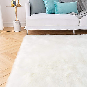Carvapet 6x9 Shaggy Faux Sheepskin Area Rug – Soft, Luxury White Fur Floor Mat, Bedside Carpet for Bedroom & Living Room