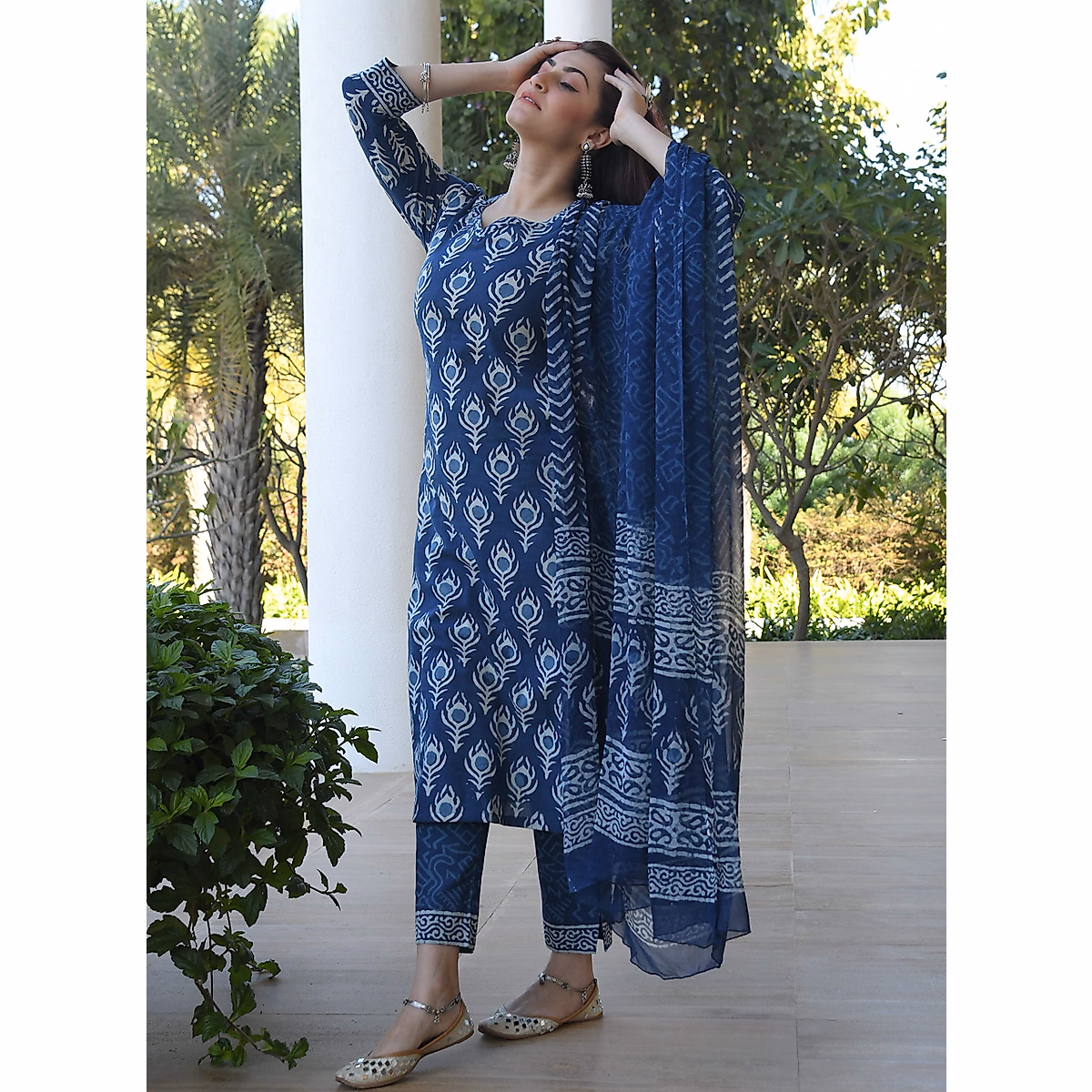 Amayra Women's Rayon Printed Straight Kurti with Palazzos and Dupatta Set(Blue,M)