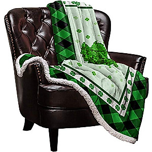 Green Shamrock Leaves Love Heart Sherpa Flannel Throw Blankets Thick Reversible Plush Fleece Blanket for Bed Couch Sofa Decor Irish Saint Patrick's Day Ultra Soft Comfy Warm Fuzzy TV Blanket 39x49in