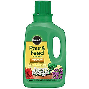Miracle-Gro Pour & Feed Plant Food, Fertilizer Instantly Feeds Live Plants, For Outdoor & Indoor Plants in Containers, 32 oz.