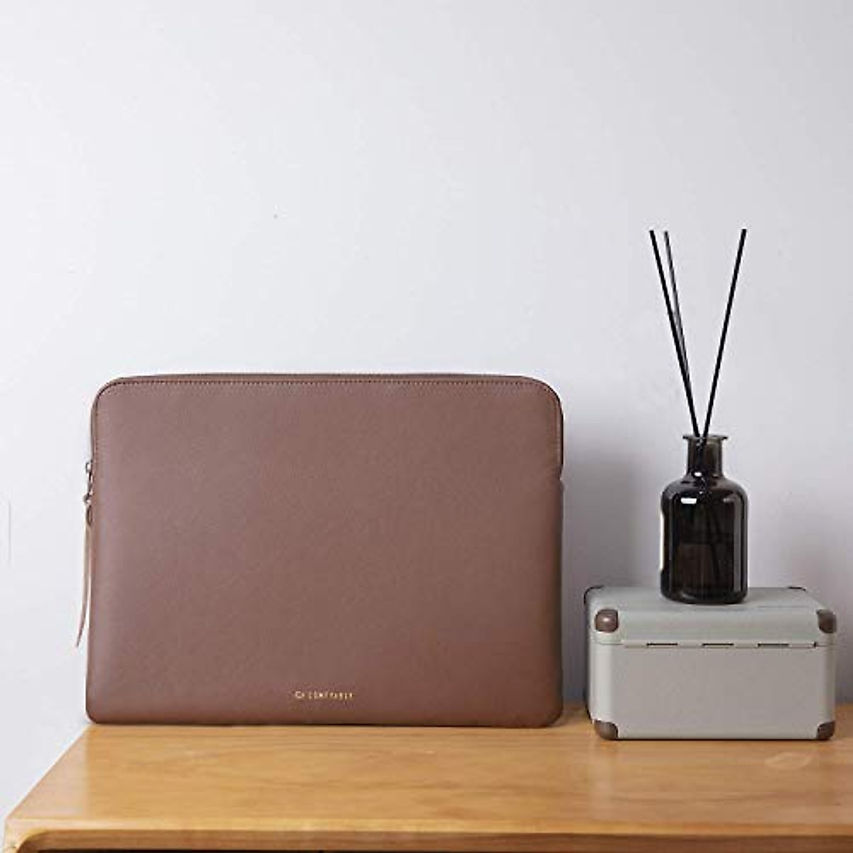 Comfyable Tablet Sleeve Compatible for iPad Pro 12.9 inch M2 2022 M1 2021 2020 with Smart/Magic Keyboard with Pencil Holder - PU Leather Bag Waterproof Slim Protective Cover Case - Brown