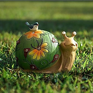 LA JOLIE MUSE Garden Statue Snail Figurine - Solar Powered Resin Animal Sculpture, Indoor Outdoor Garden Decorations, Patio Lawn Yard Art Ornaments, Gifts for Mom
