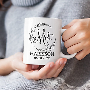Yanria Personalized Mr and Mrs Mugs Set Of 2 Customized With Name Gifts For Couple, Mr & Mrs Mugs Set Gifts For Wedding/Valentine, Engagement Bridal Shower Gifts, Couple Mug Ceramic 11oz 15oz