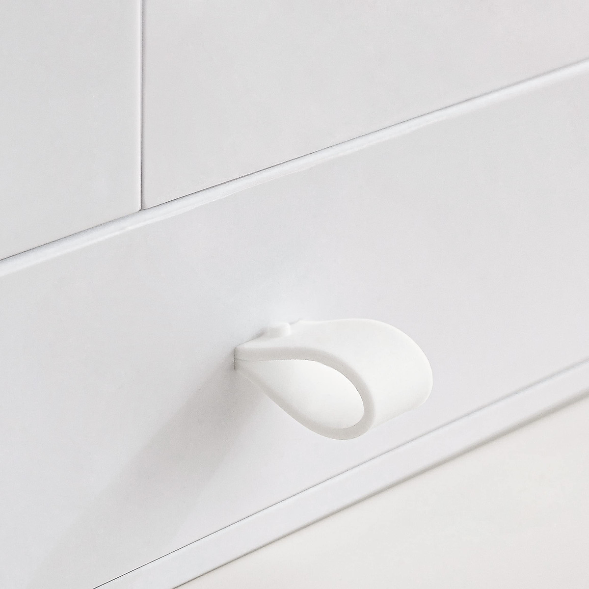 HBlife Plastic Makeup Organizer for Vanity with 2 Drawers Large Skincare Organizers 8 Compartments Bathroom Organizer Cosmetic Storage, White