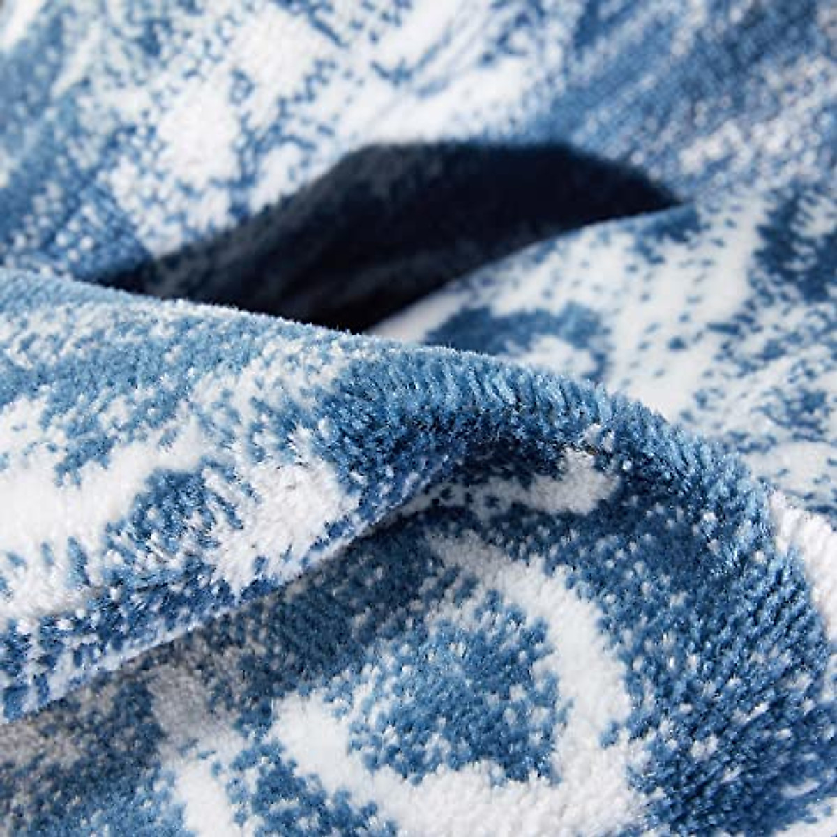 Well Woven Della Light Blue Vintage Medallion Pattern Area Rug (7'10" x 9'10")