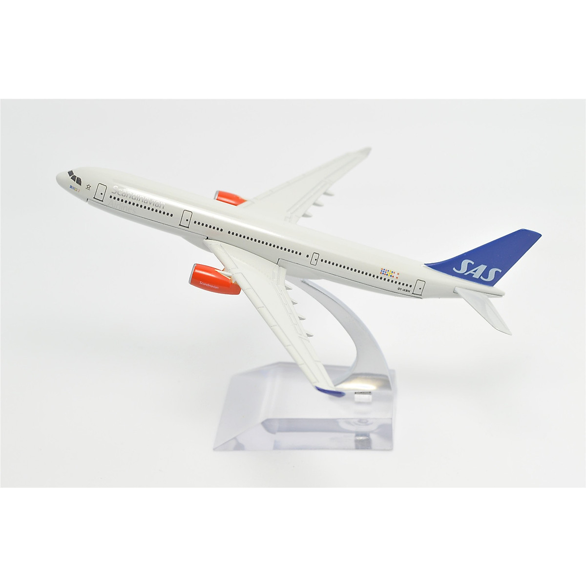 TANG DYNASTY(TM) 1:400 16cm Air Bus A330 Scandinavian Airlines SAS Metal Airplane Model Plane Toy Plane Model