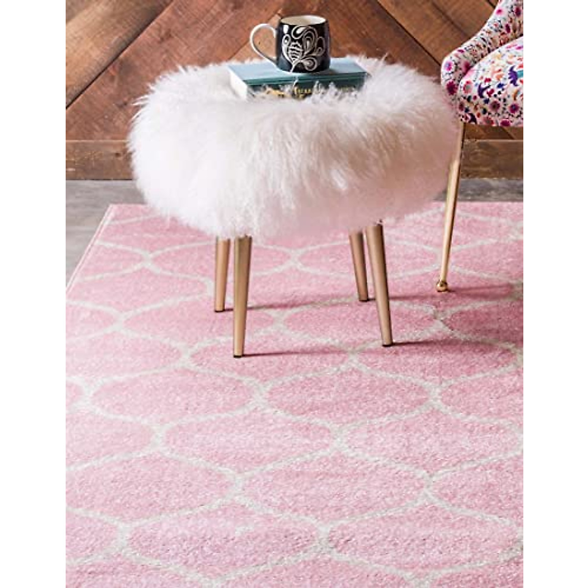Unique Loom Trellis Frieze Collection Area Rug - Rounded (5' 1" x 8', Light Pink/ Ivory)