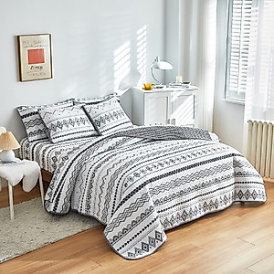Flysheep 2-Piece Bohemian Geometric Twin Quilt Set for Kids, Aztec White n Black Boho Striped Summer Lightweight Bedspread/Coverlet Set, Brushed Microfiber for All Season - 68" x 86"
