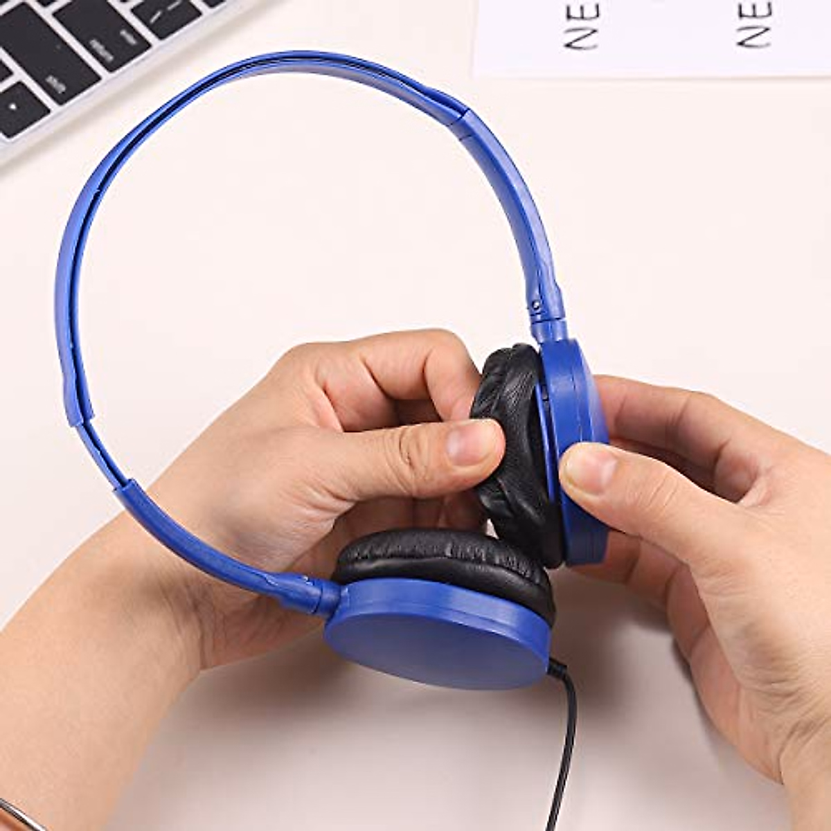 Hongzan Bulk Headphones 25 Pack Multi Colored for Classroom Kids, Wholesale Headphones Earphones for Students, Schools, Libraries, Museums, Testing Centers, Hotels (5 Mixed Color)