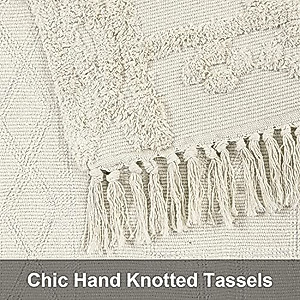 Uphome Boho Bathroom Rug 2' x 3' Moroccan Tufted Small Rugs with Tassels Farmhouse Cotton Woven Washable Accent Throw Rug for Entryway Bedroom Laundry Living Room Kitchen,Beige