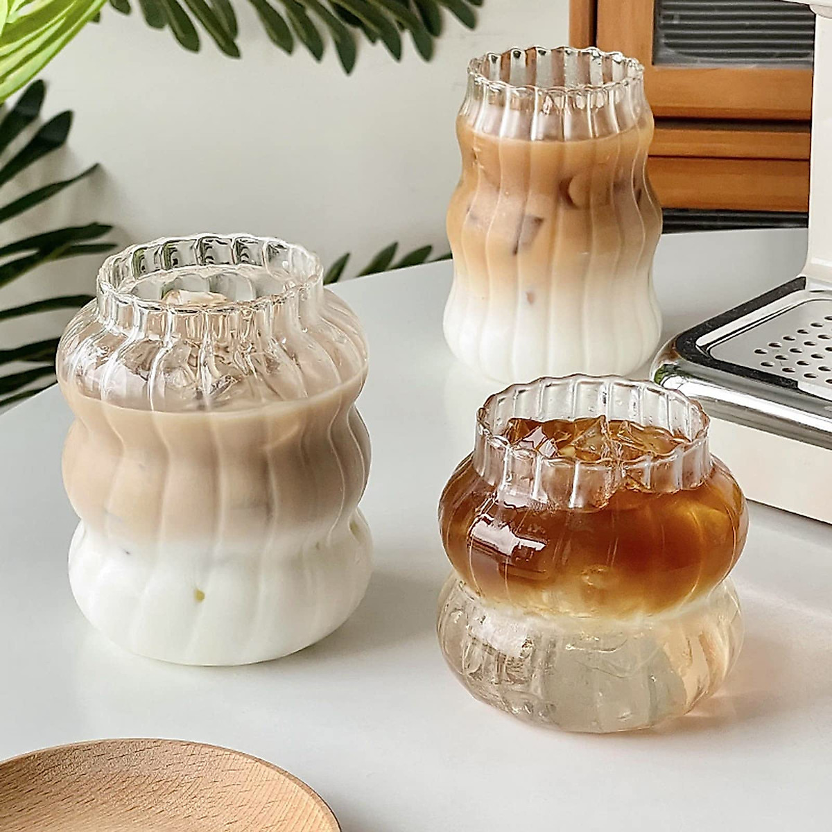 Iced Coffee Cup with Straw 18 oz Glass Clear Ripple Coffee Mug with Glass Straw and Straw Cleaner Brush Ribbed Glassware Boba Cup Smoothie Cup Water Glasses
