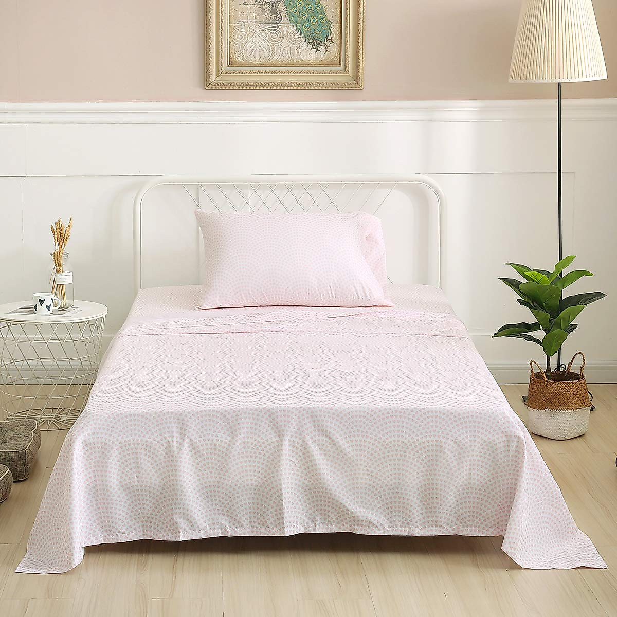 Vonty Kids Bed Sheets Twin Pink Heart Printed Sheets for Girls, Soft Lightweight Microfiber Easy Wash Bedding Set (1 Fitted Sheet + 1 Flat Sheet + 1 Pillowcase)