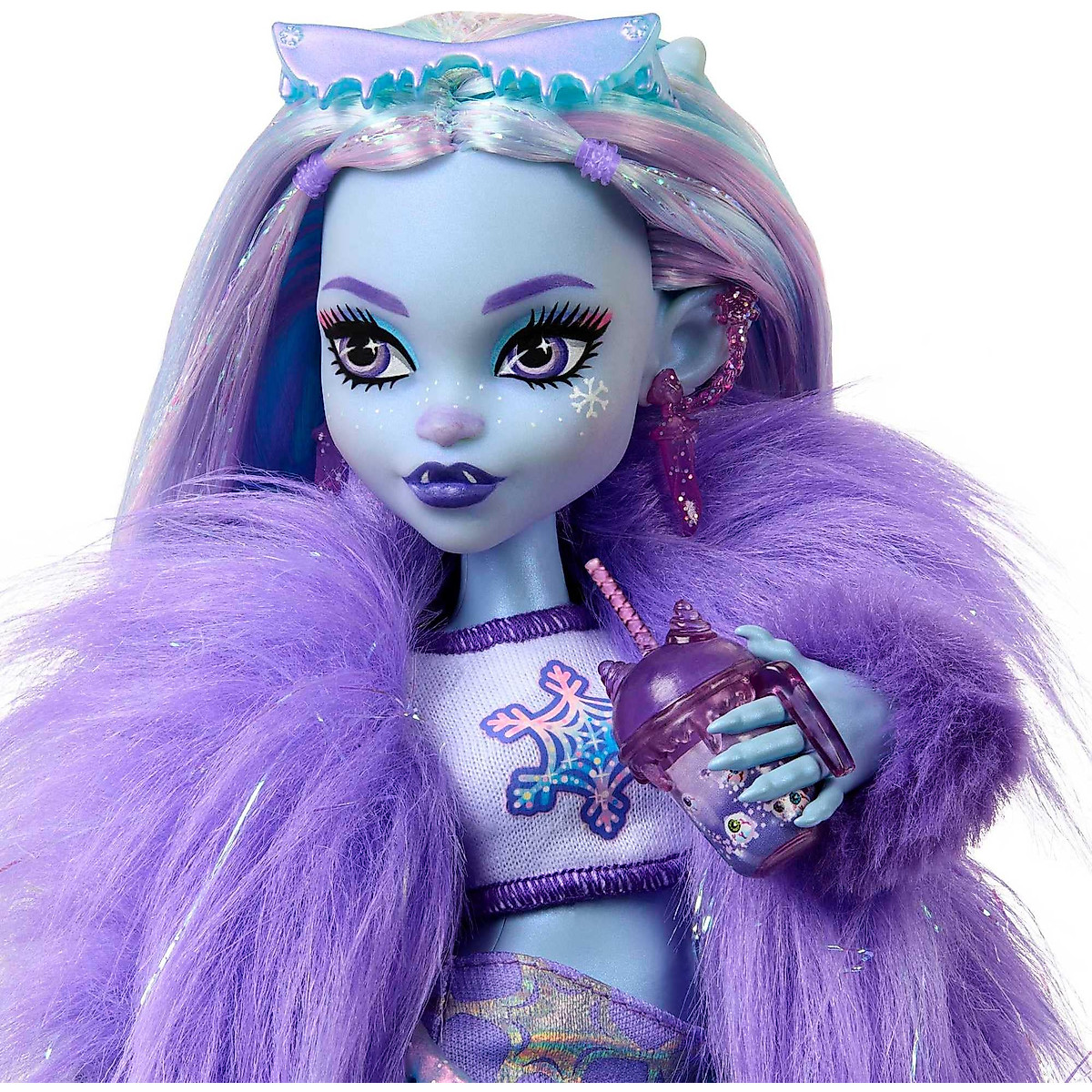 Monster High Doll, Abbey Bominable Yeti with Pet Mammoth Tundra & Accessories Including Furry Scarf & Snowflake Backpack