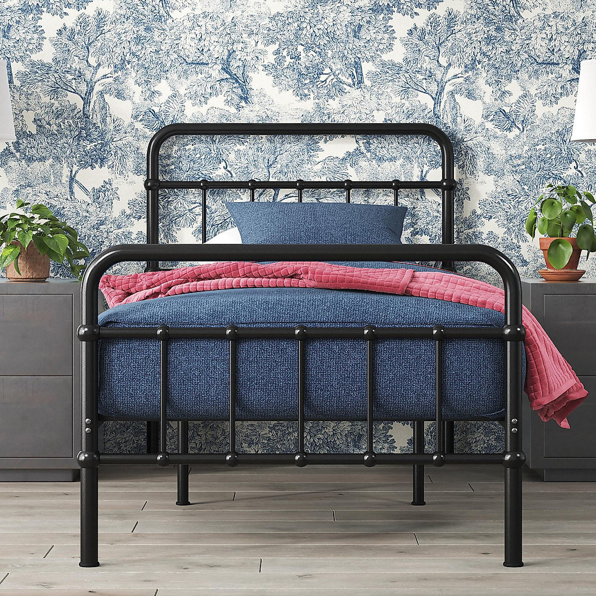 ZINUS Florence Full Panel Metal Platform Bed Frame / Mattress Foundation / No Box Spring Needed / Easy Assembly, Black, Twin