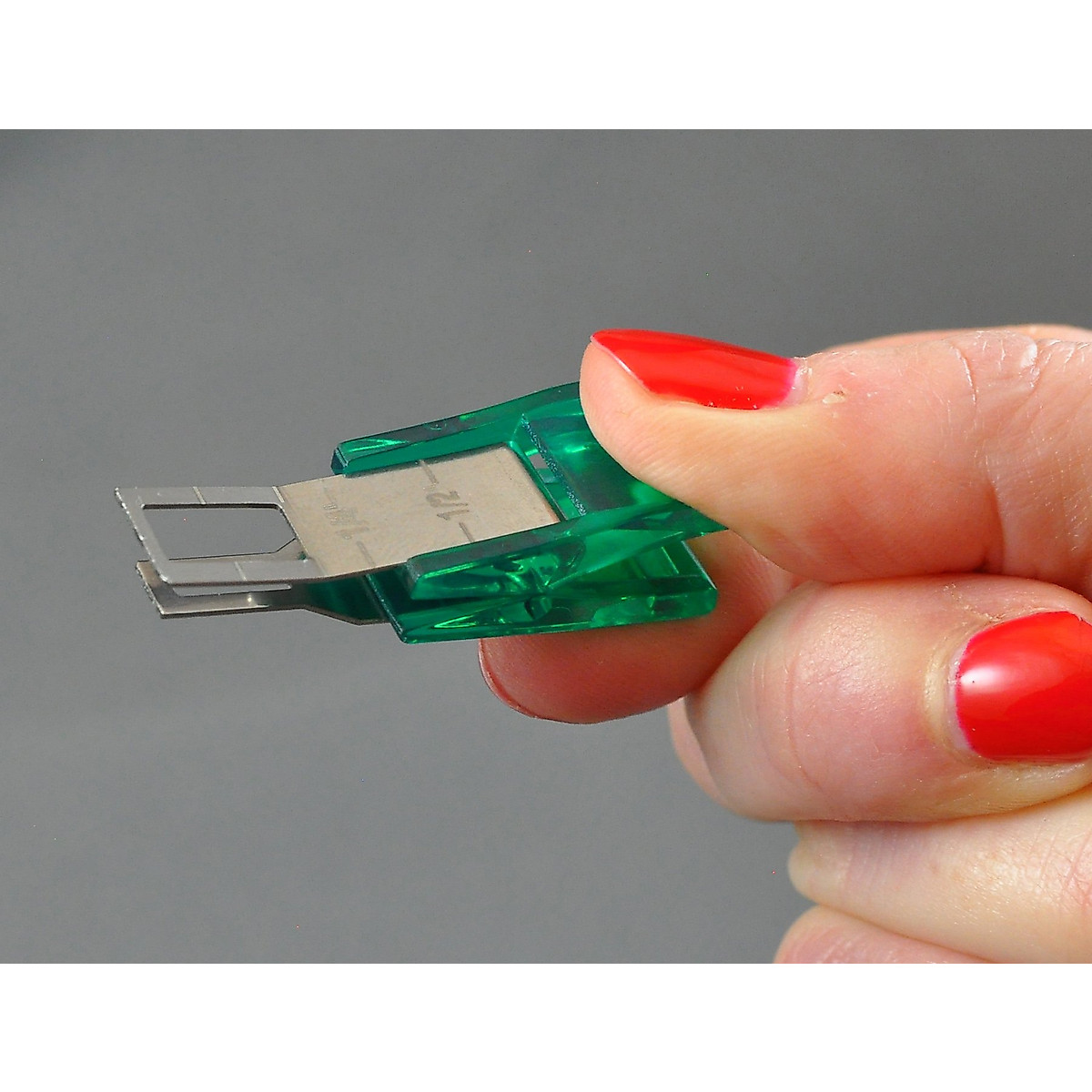 Taylor Seville Originals Small Magic Clip Sewing and Quilting Clips 6 Piece Set - Quilting Supplies and Notions - Sewing Accessories and Supplies