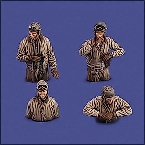 Royal Model RM932 1/35 WWII US Army Tank Soldier Set of 4 Tank Soldiers on The Go Resin Kit