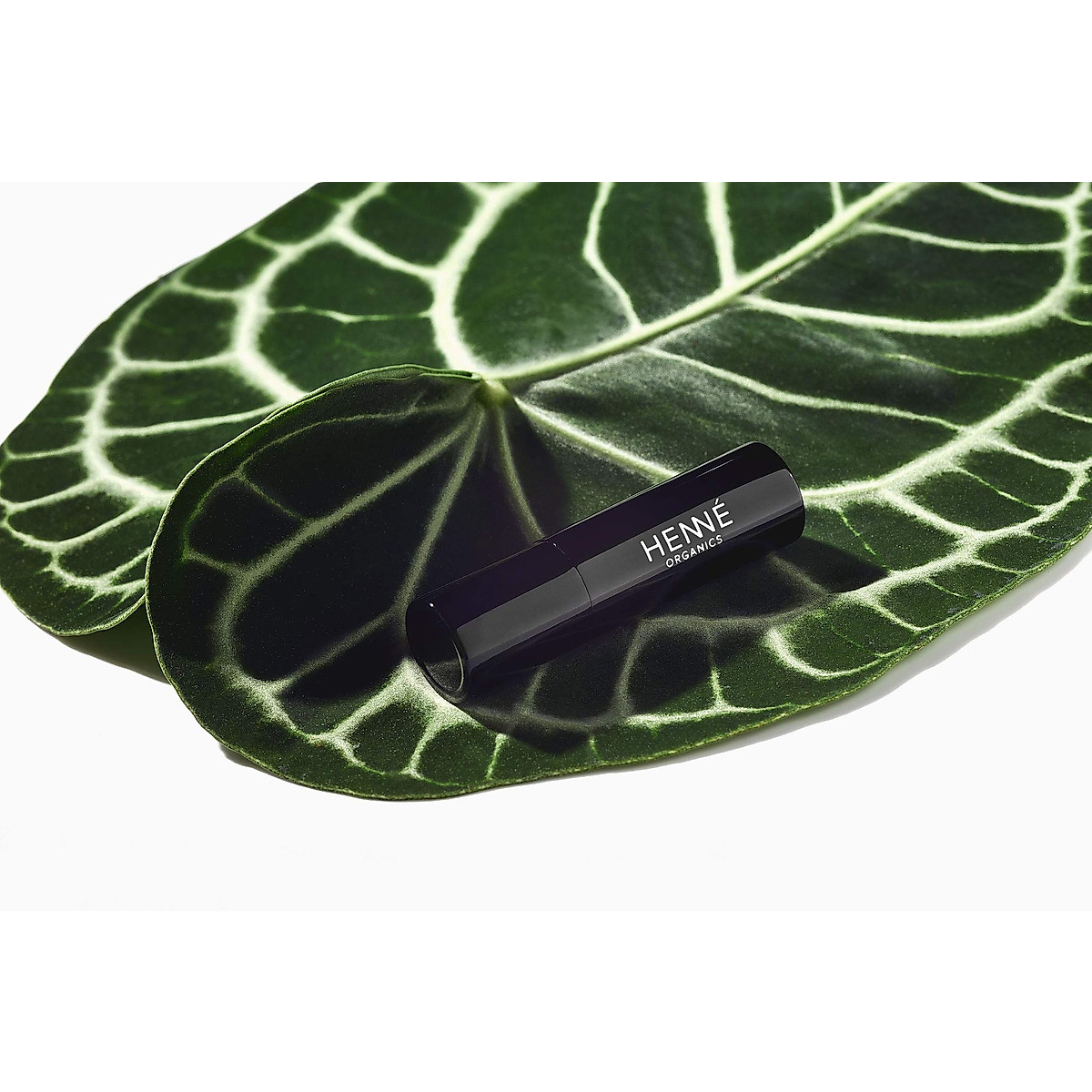 Henné Organics Luxury Lip Balm V2 - Natural and Organic Moisturizer - 0.15 Ounce Stick