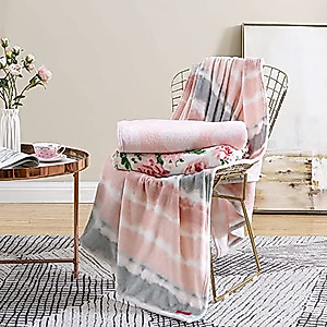Betsey Johnson Home | Plush Collection | Throw - Ultra-Soft & Cozy Fleece, Lightweight & Luxuriously Warm, Perfect for Bed or Couch, Tie Dye Cloud 50 x 70