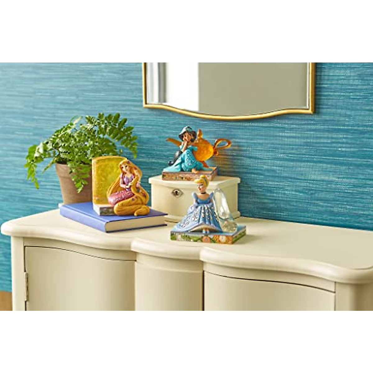 Enesco Jim Shore Disney Traditions Cinderella with Glass Slipper Figurine, 5.39 Inch, Multicolor