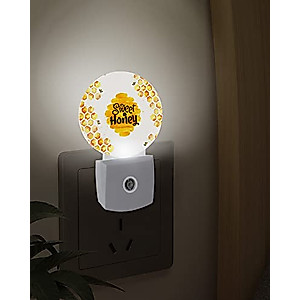 ILYBEEN Farm Sweet Honey Bee with Honeycomb LED Night Lights Plug-in Nightlight with Auto Dusk to Dawn Sensor, Hexagon on Burlap Cotton Round Lamp for Bedroom,Hallway,Bathroom