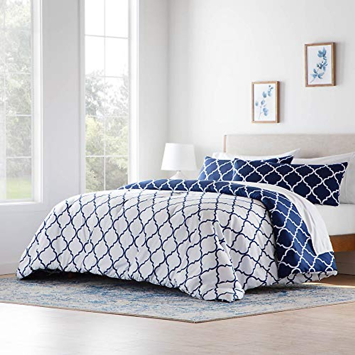 LINENSPA All Season Hypoallergenic Down Alternative Microfiber Comforter, Oversized Queen, Blue/White