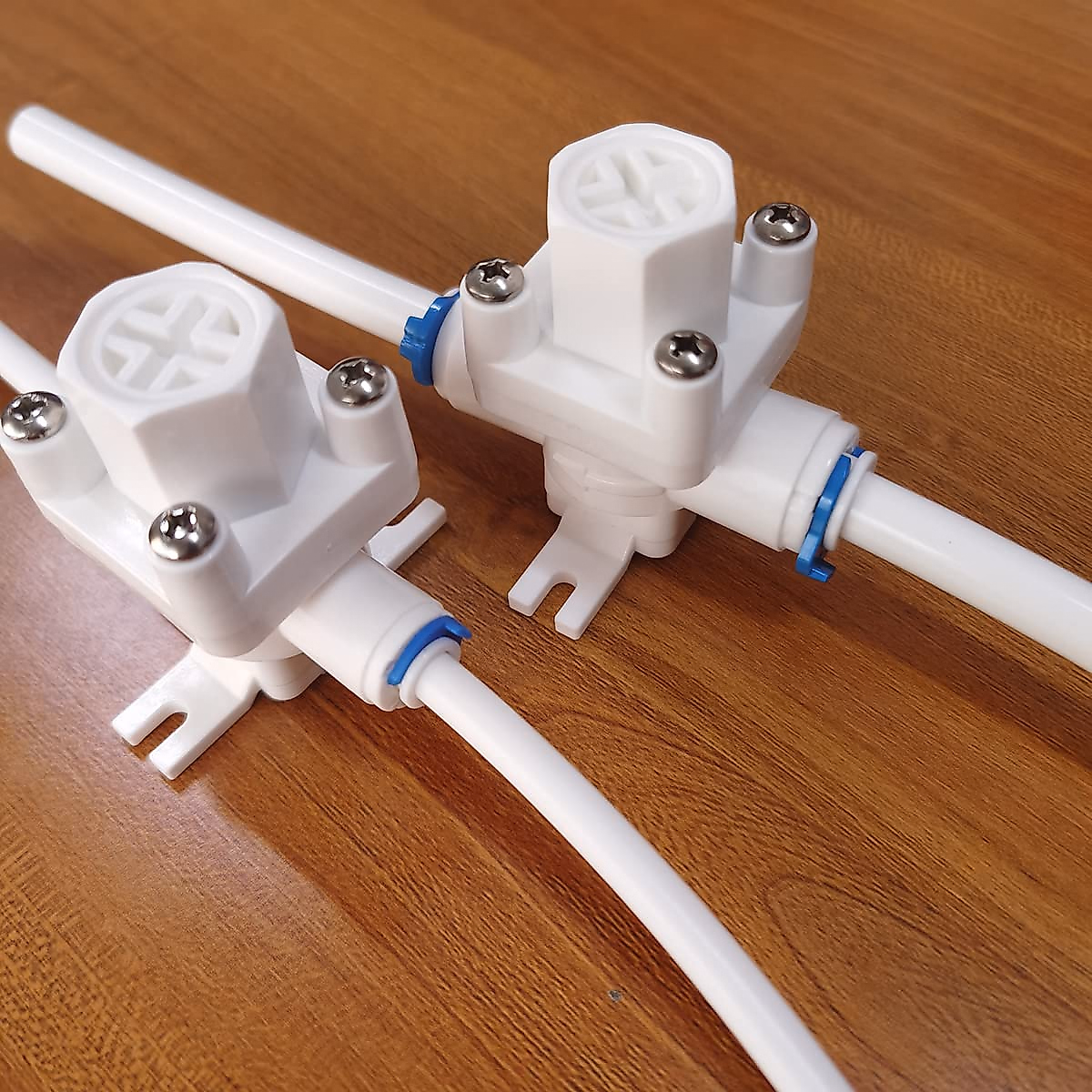 MALIDA 1/4" OD Tube Water Pressure Relief Regulator, Reducing Valve Filter Protection Push to Quick Connect Fittings for Reverse Osmosis Water System.