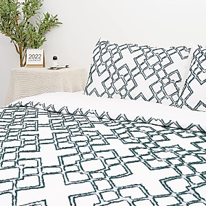 Safe and Sound Duvet Cover, Soft, Breathable 3 Pieces Bedding Set with Zipper Closure, 8 Corner Ties, 2 Pillow Shams, 1 Duvet Cover for All Seasons (King, 104X90'', White & Green)