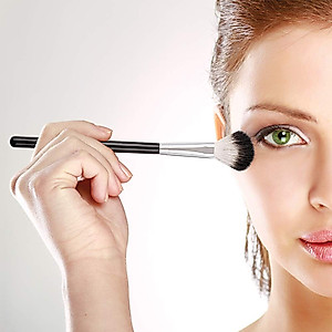 DUcare Highlighter Brush Fan Brush Setting Makeup Brush Blending Helps Lock in Foundation and Concealer 1Pcs Black