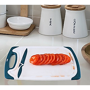 CHEF GRIDS Durable Plastic Cutting Board Set, Chopping Board Thick Plastic, for Vegetable Meat or Cheese with Non-Slip Feet and Handles with Juice Groove (Blue, Grey)