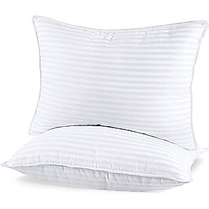 Utopia Bedding 1 Queen Quilted Fitted Mattress Pad with 2 Pack Queen Bed Pillows for Sleeping