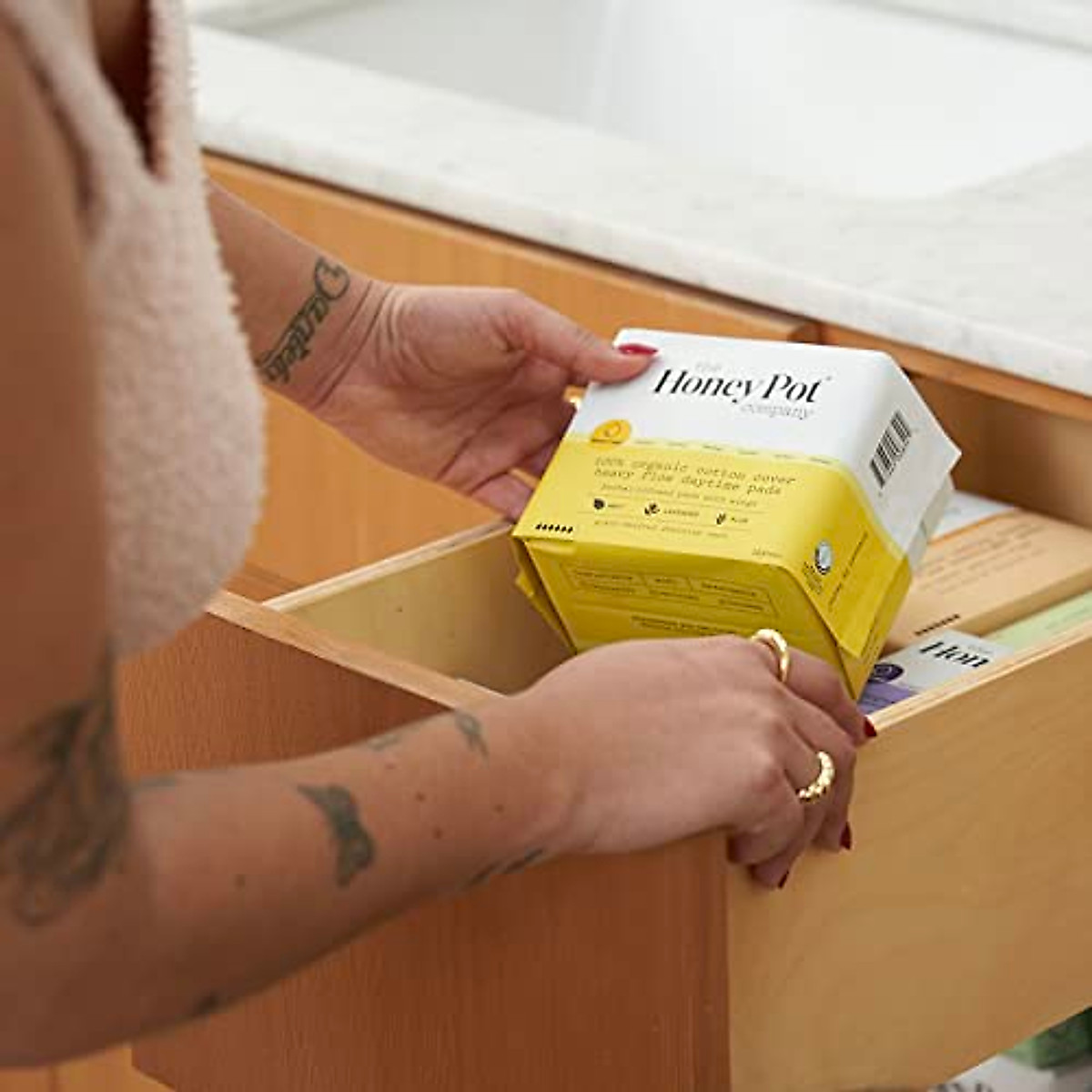 The Honey Pot Company - Daytime Heavy Flow Pads with Wings - Organic Pads for Women - Herbal Infused w/Essential Oils for Cooling Effect, Cotton Cover, & Ultra-Absorbent Pulp Core -16ct