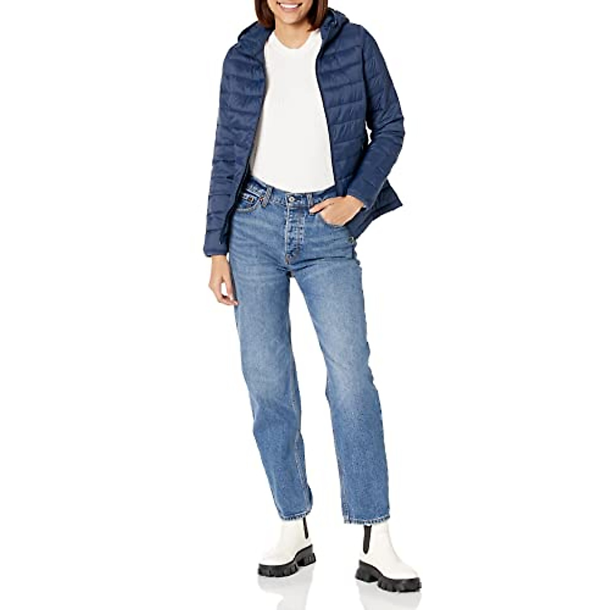 Amazon Essentials Women's Lightweight Long-Sleeve Full-Zip Water-Resistant Packable Hooded Puffer Jacket, Navy, Medium