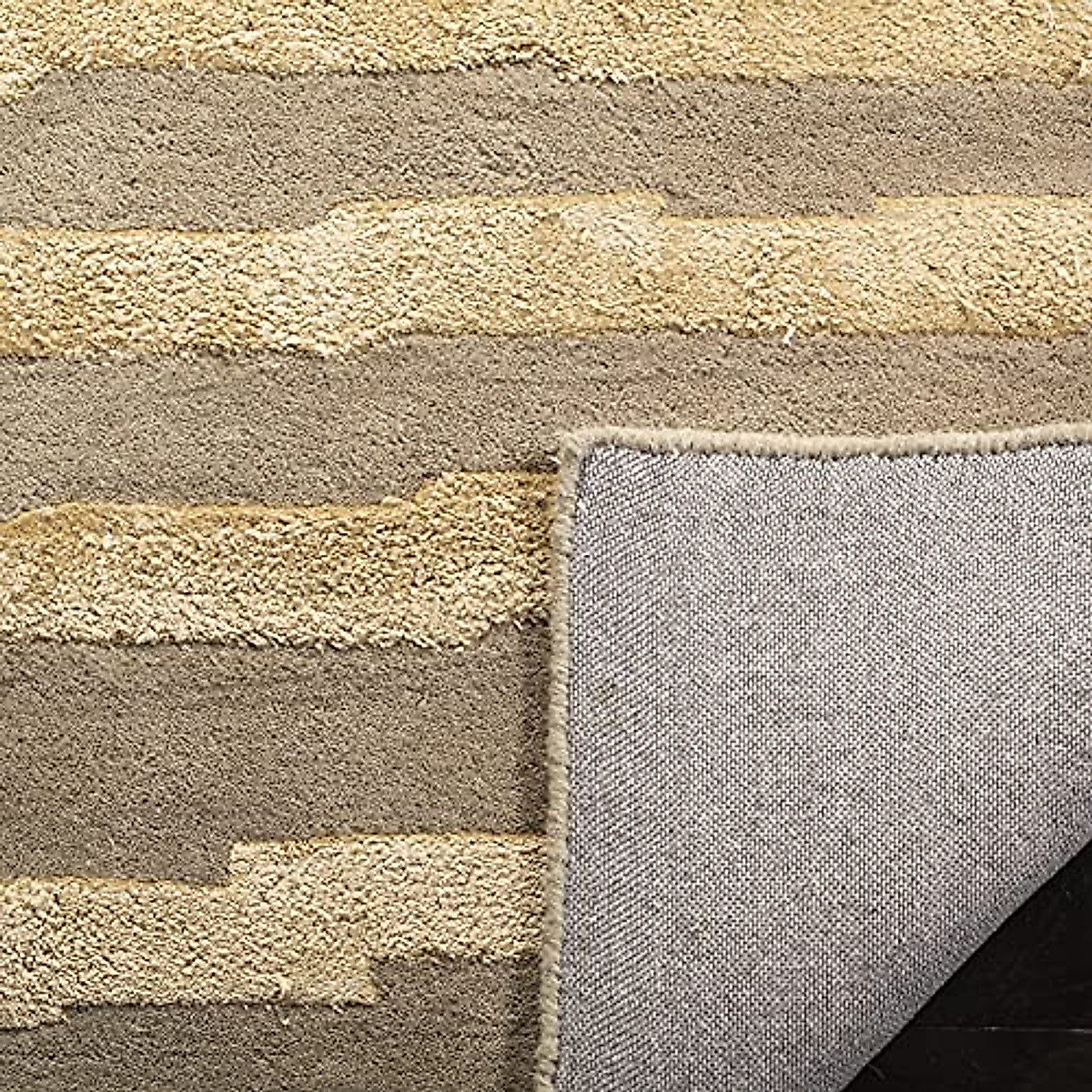 SAFAVIEH Soho Collection 2' x 3' Beige / Gold SOH519B Handmade Premium Wool Accent Rug