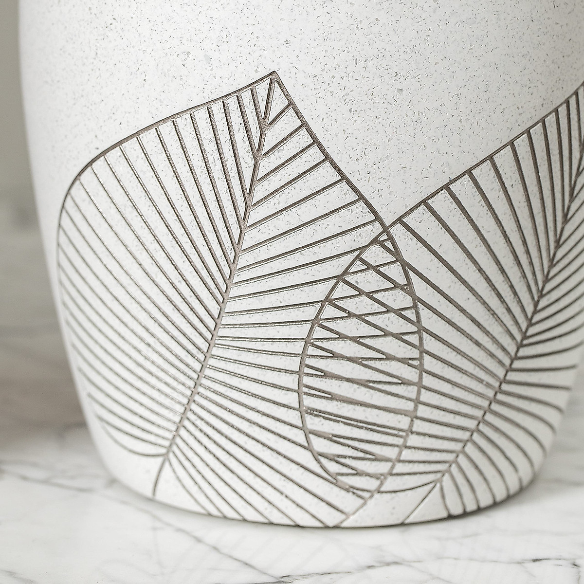 Set of 2 Elegant Leaf Design Hight Quality Polyresin Wastebasket Garbage Receptacle Bin and Brush/Holder for Bathrooms, Powder Rooms, Kitchens, Home Offices White